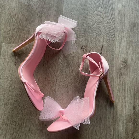 Elliatt | Shoes | Billini Tyla Pink Big Mesh Bow Stiletto High Heels ...